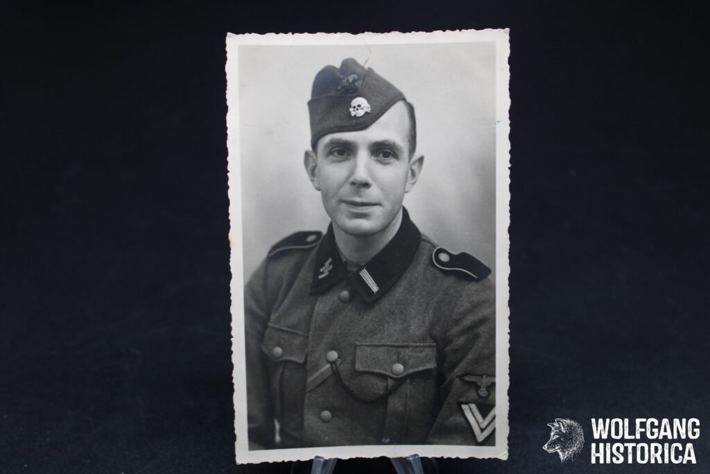 Studioportrait W-SS Soldier wearing Metal Skull on Cap – Wolfgang Historica